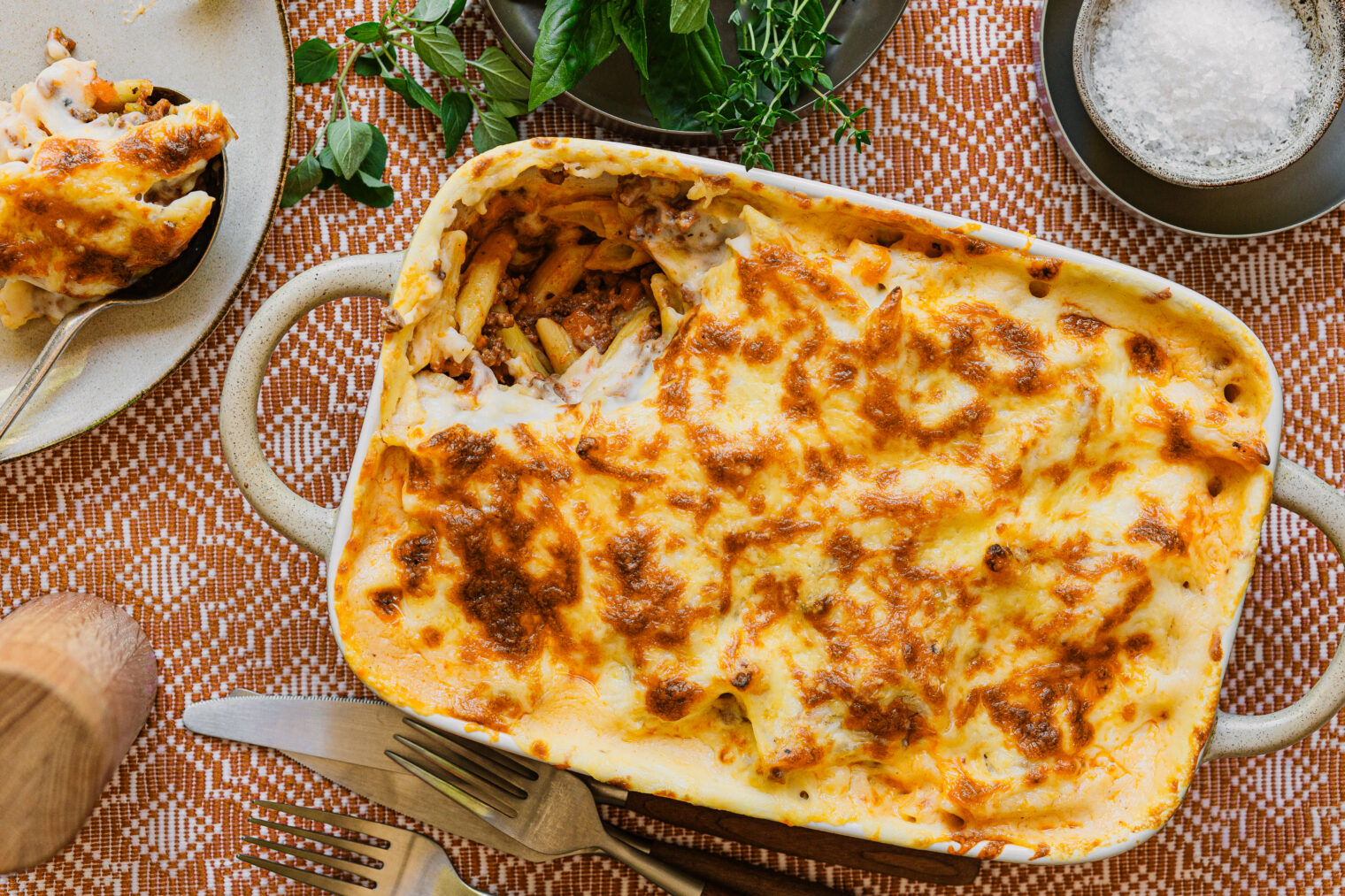 Gooey and Cheesy Bechamel Macaroni - Cooking with Zahra